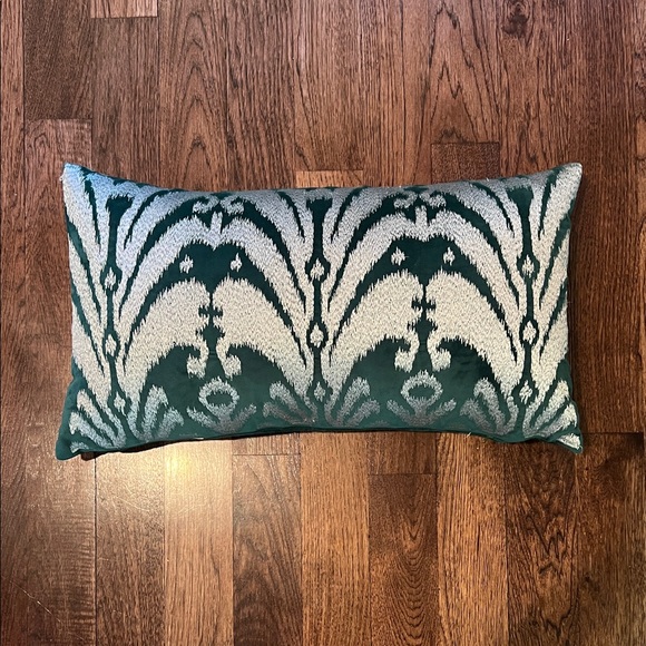 Callisto Home | Bedding | Callisto Home Emerald Green Velvet Pillow ...